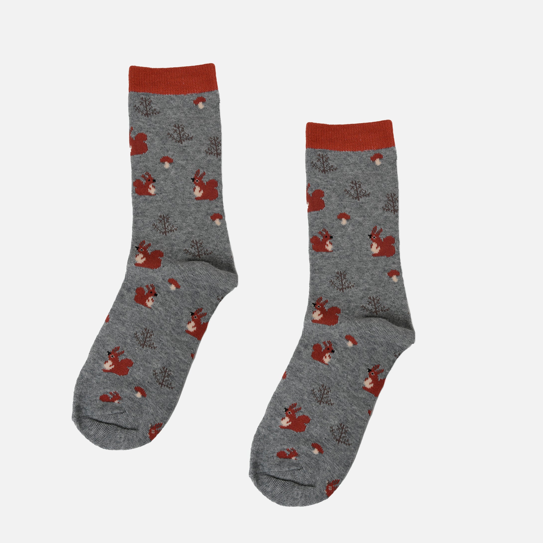 Grey socks with squirrels and leaves – Bizou